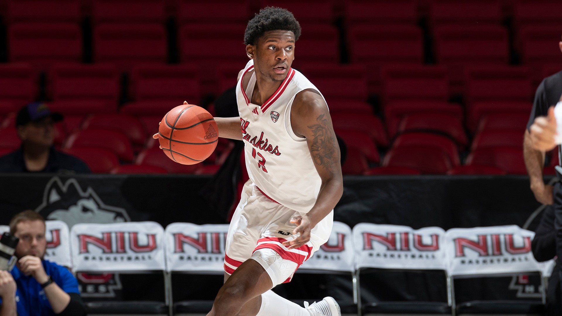 Huskies Fall at the Buzzer at Monmouth - NIU Athletics