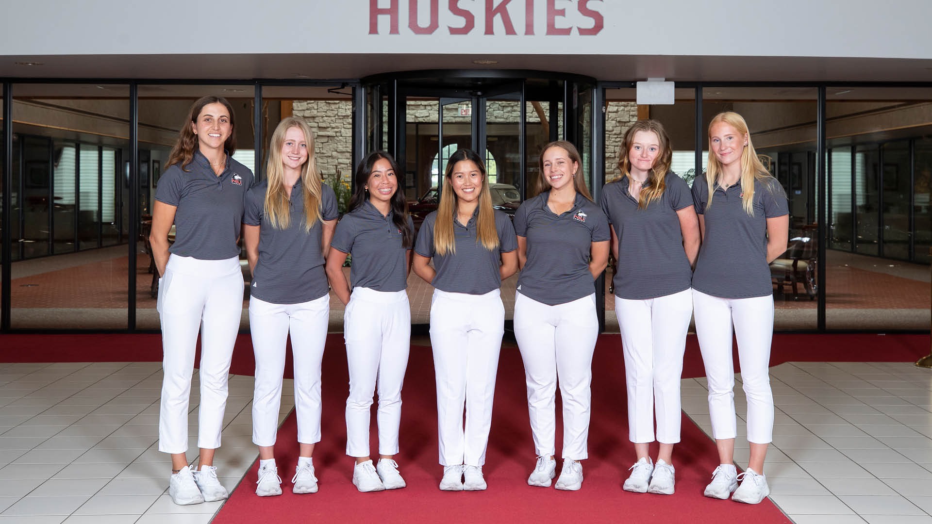 Kester Inks Raines to Women's Golf - NIU Athletics