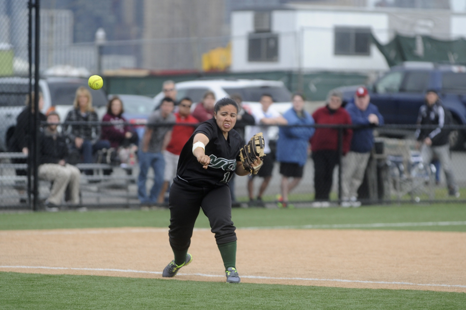 Nicole Calixto - Softball - New Jersey City University Athletics