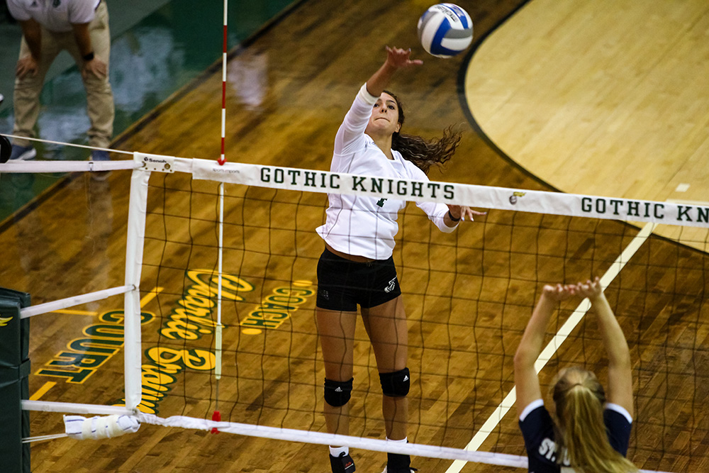 Stephanie Duque - Women's Volleyball - New Jersey City University Athletics