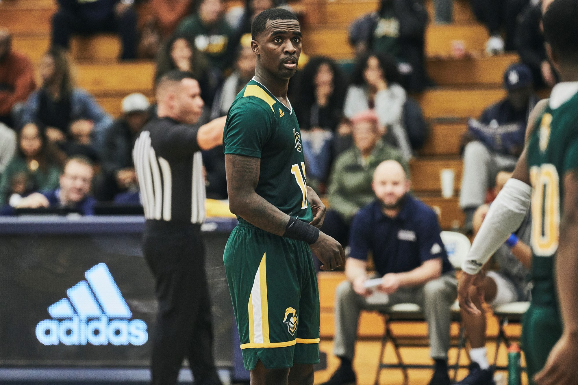 Jahmere Calhoun - Men's Basketball - New Jersey City University Athletics