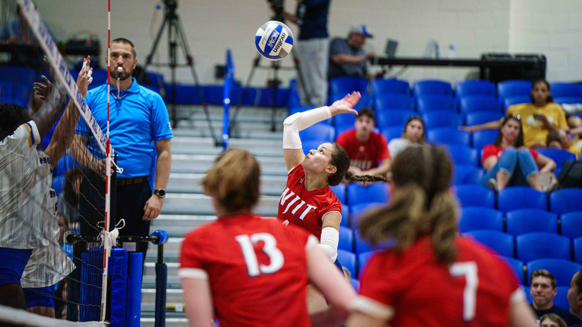 Adriana Goetz-Morales Leads NJIT to First Victory of 2023 - New Jersey ...