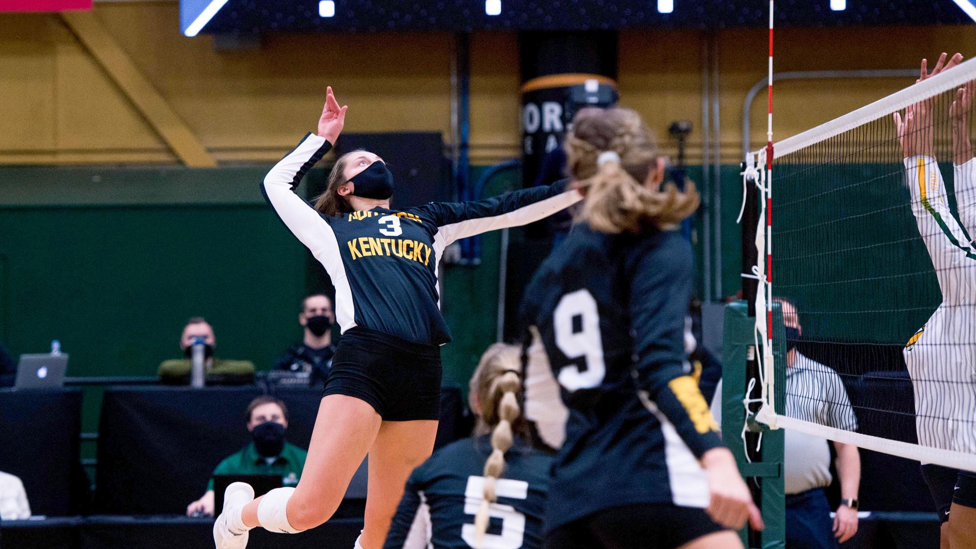 drops five-setter at Green Bay - Northern Kentucky University Athletics