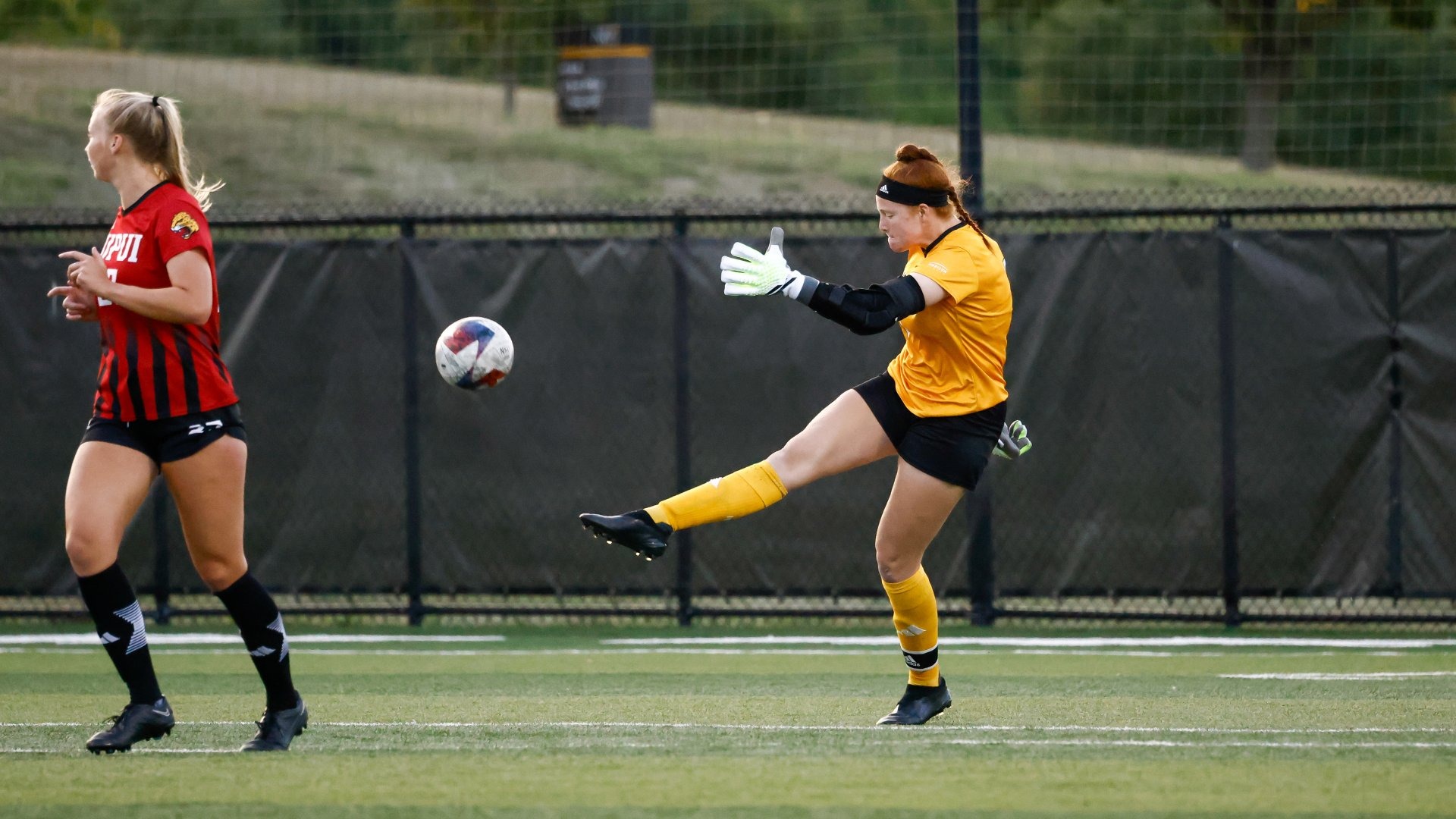 Kowalski sets record with fourth #HLWSOC Defensive Player of the Week ...
