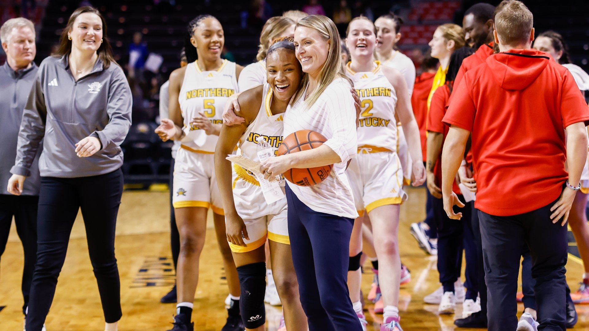 Women’s Basketball celebrates with big victory over Detroit Mercy on ...