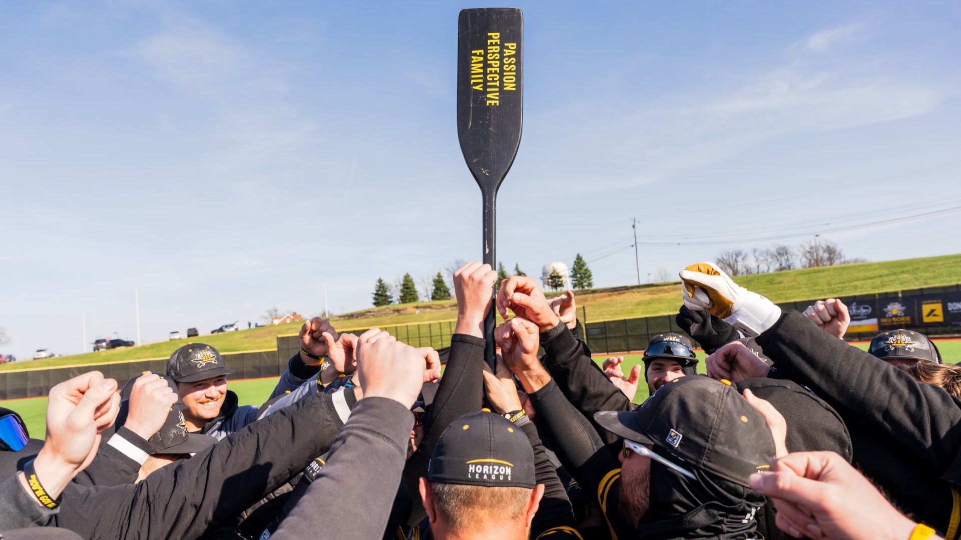 Baseball collects eighth straight win with comeback over Ohio ...