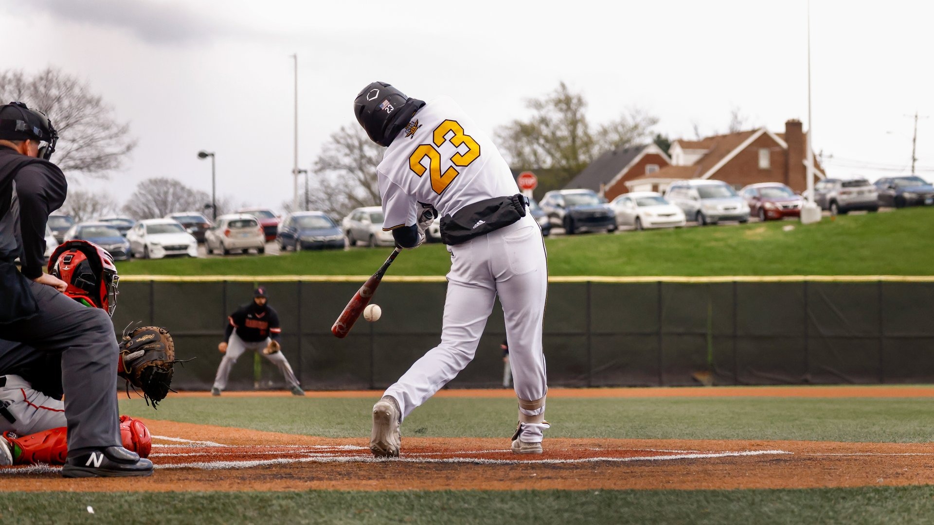 Baseball continues new win streak with blowout over Miami (Hamilton ...