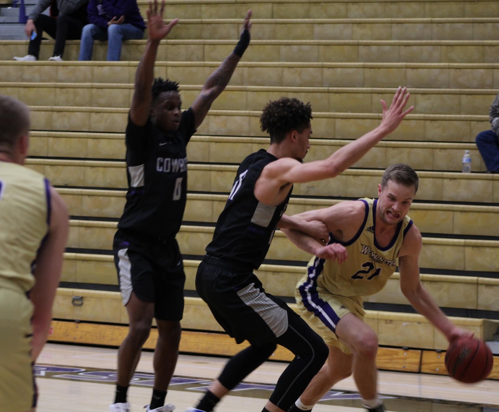 Raquan Mitchell - 2019-20 - Men's Basketball - New Mexico Highlands ...