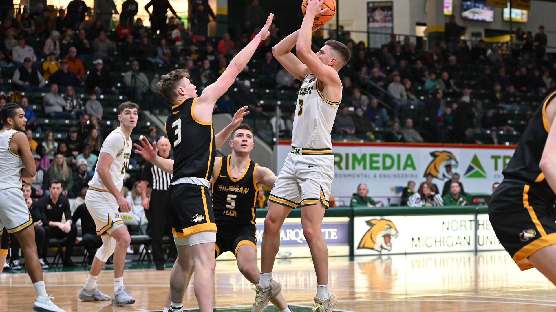 Max Weisbrod - 2023-24 - Men's Basketball - Northern Michigan University