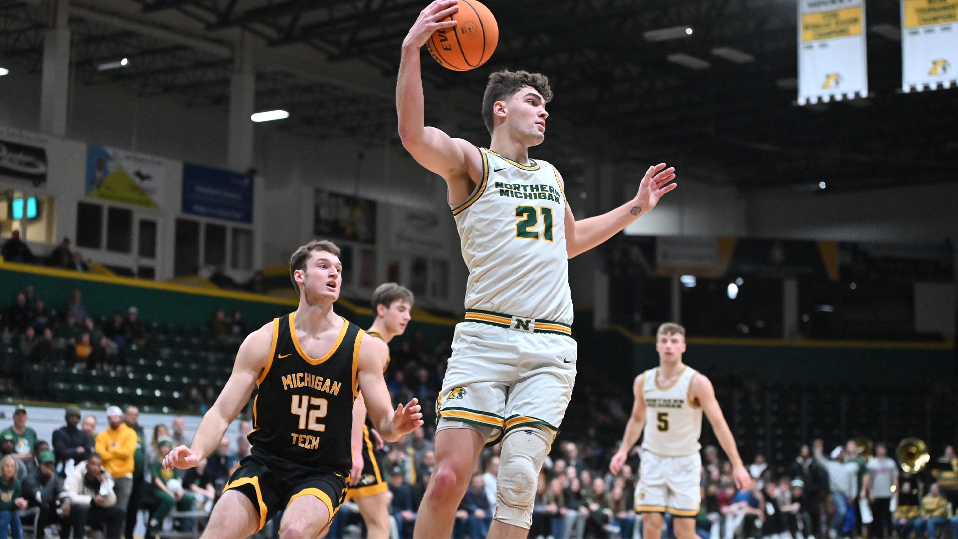 Sam Schultz - 2023-24 - Men's Basketball - Northern Michigan University