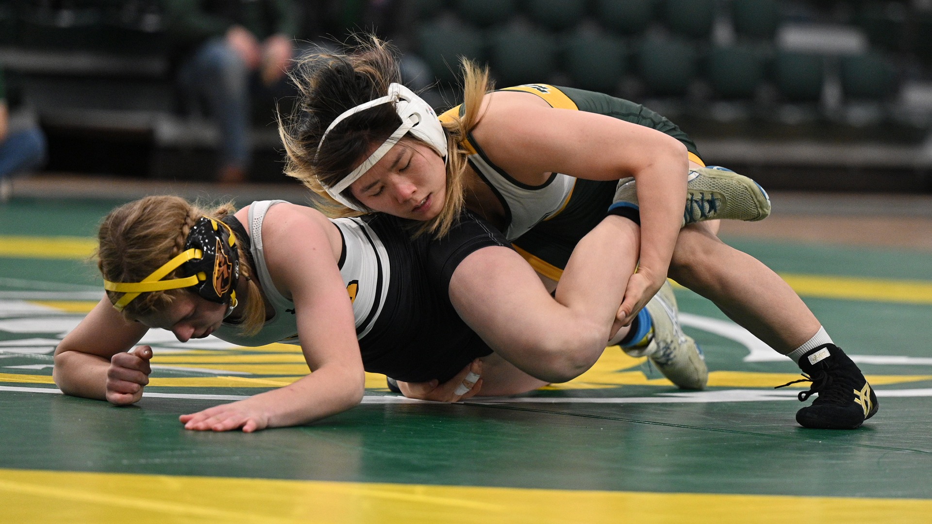 Wrestling suffers narrow 27-18 defeat to GVSU in duals - Northern ...