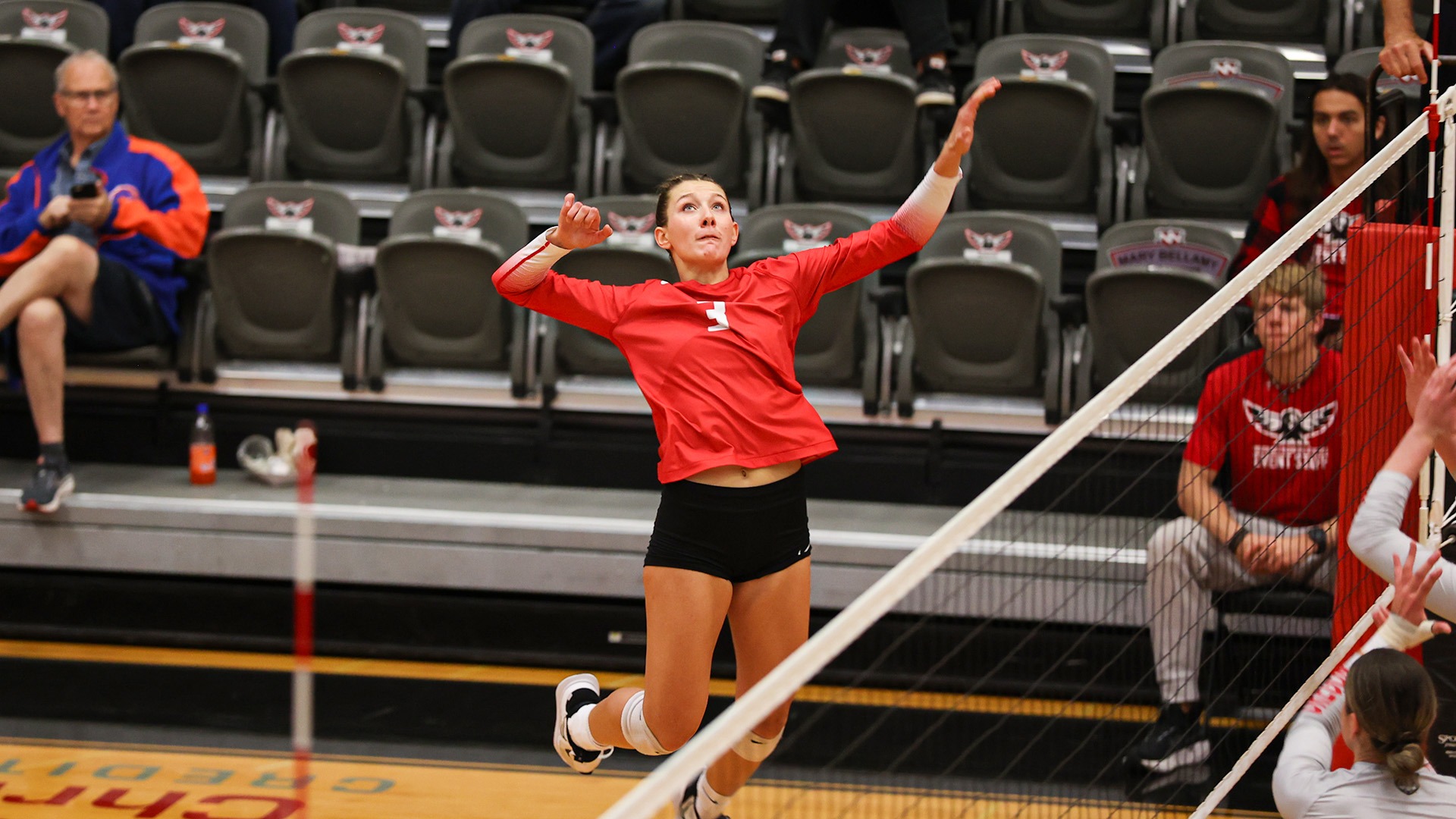 Londyn Giles - Women's Volleyball - Northwest Nazarene University Athletics