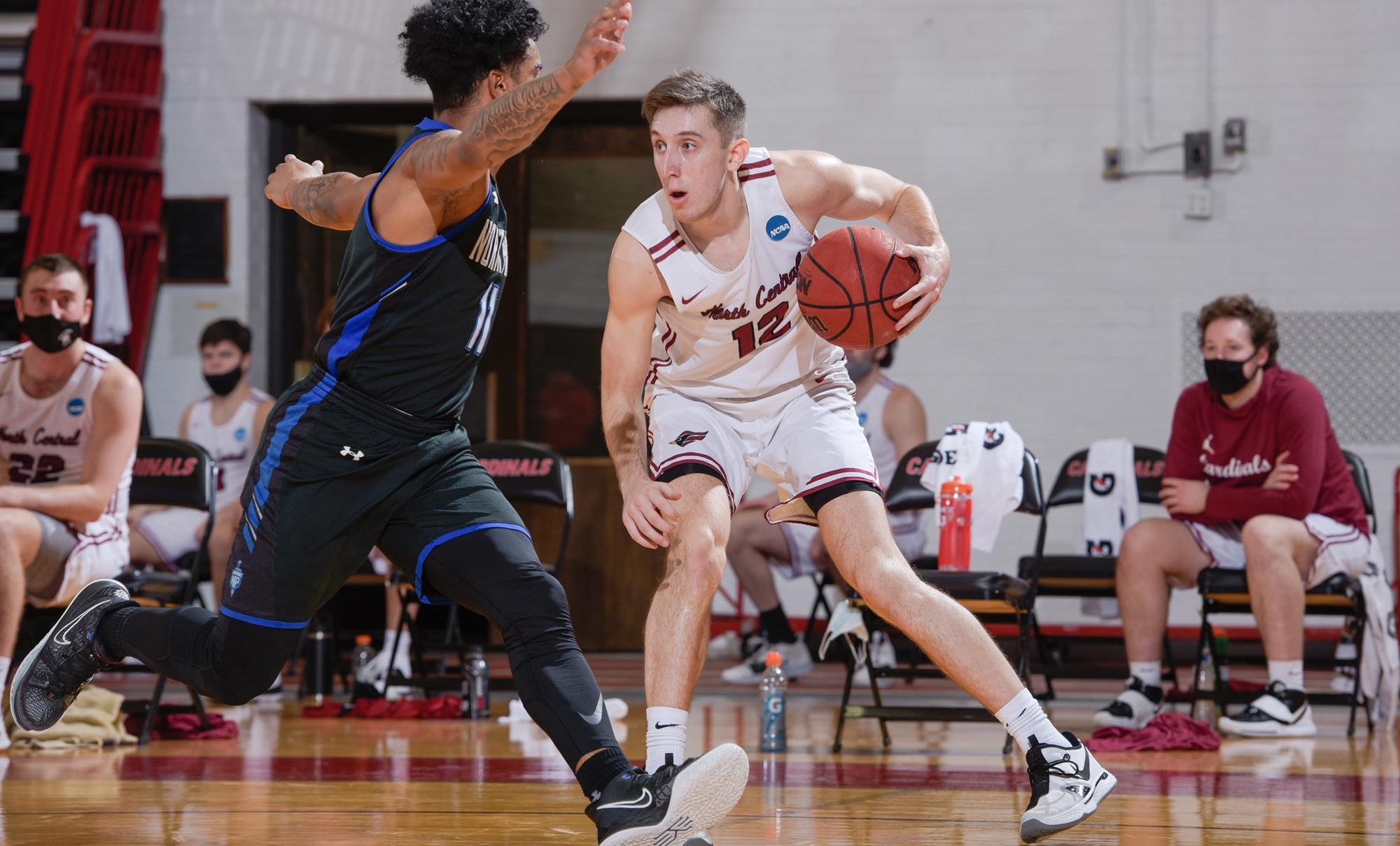 Cardinals Outlast Eagles, 65-62 - North Central College Athletics