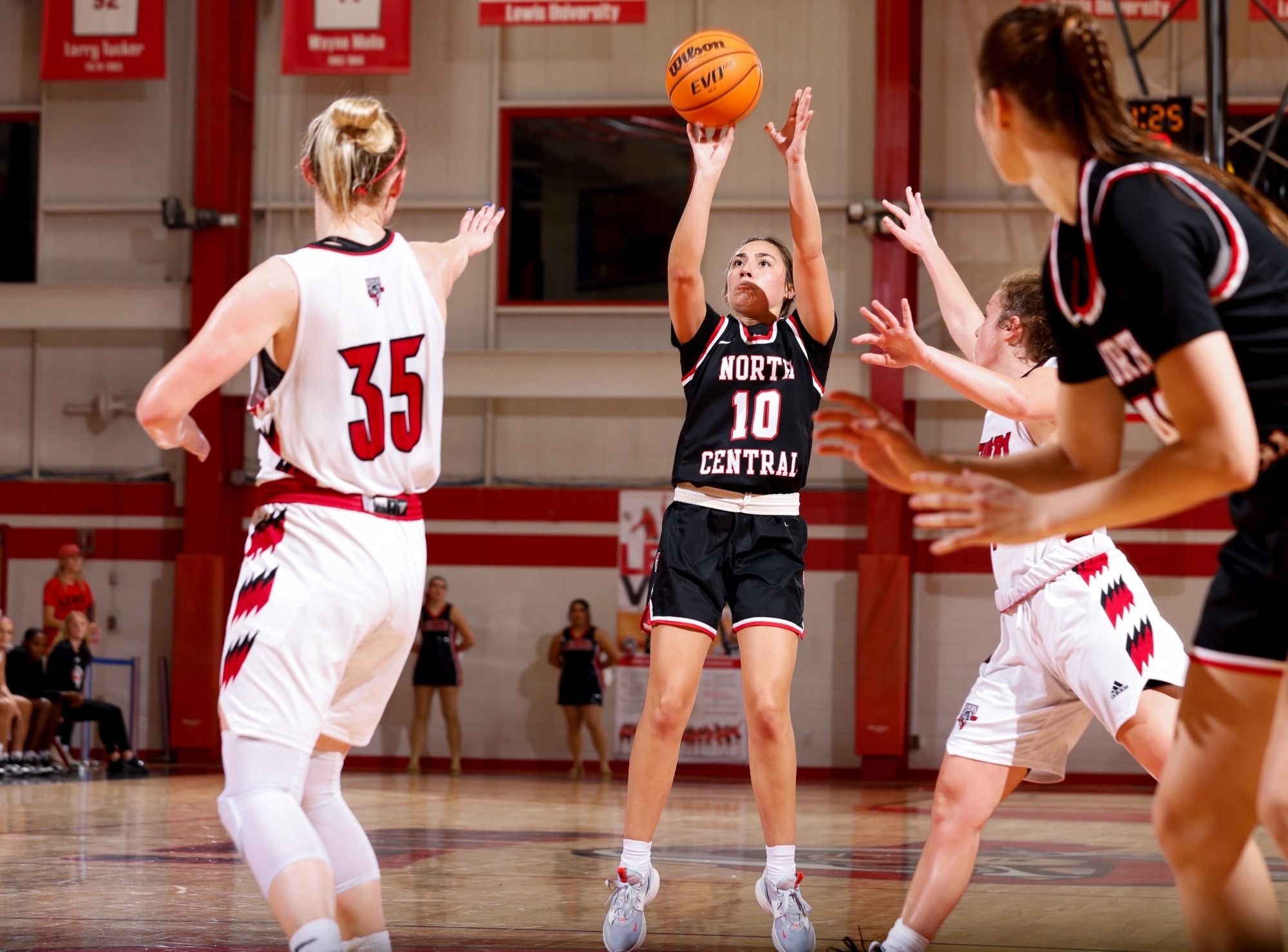 Lexie Hernandez - Women's Basketball - North Central College Athletics