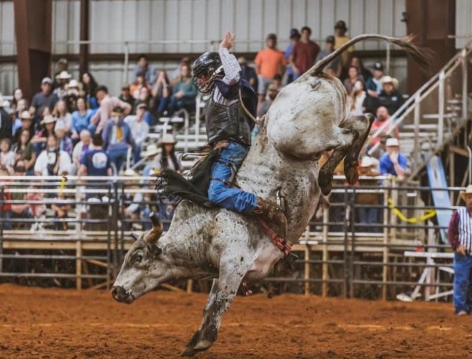 Colby Burgess - M&W Rodeo - Northwest Mississippi Community College ...