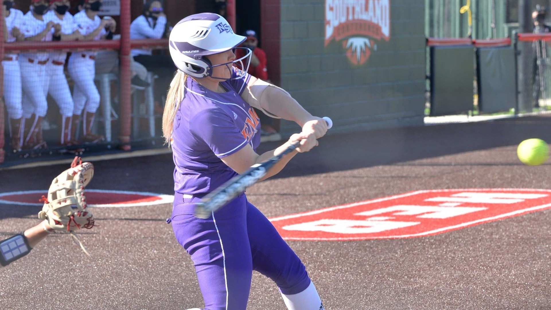 Softball wins its fifth in a row, sweeps doubleheader at UIW ...