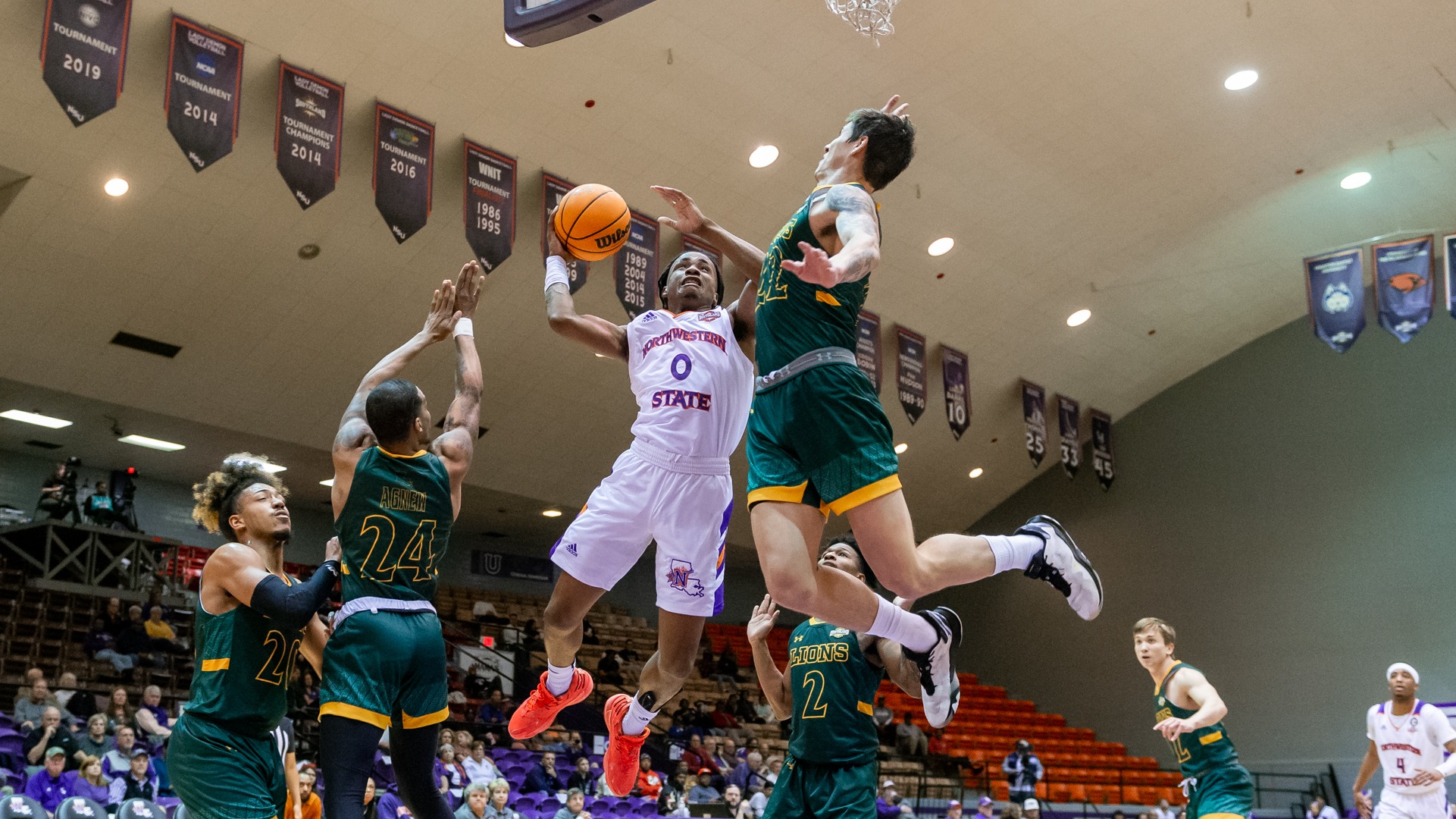 Demons crank up defense, rally past SLU to extend win streak to nine ...