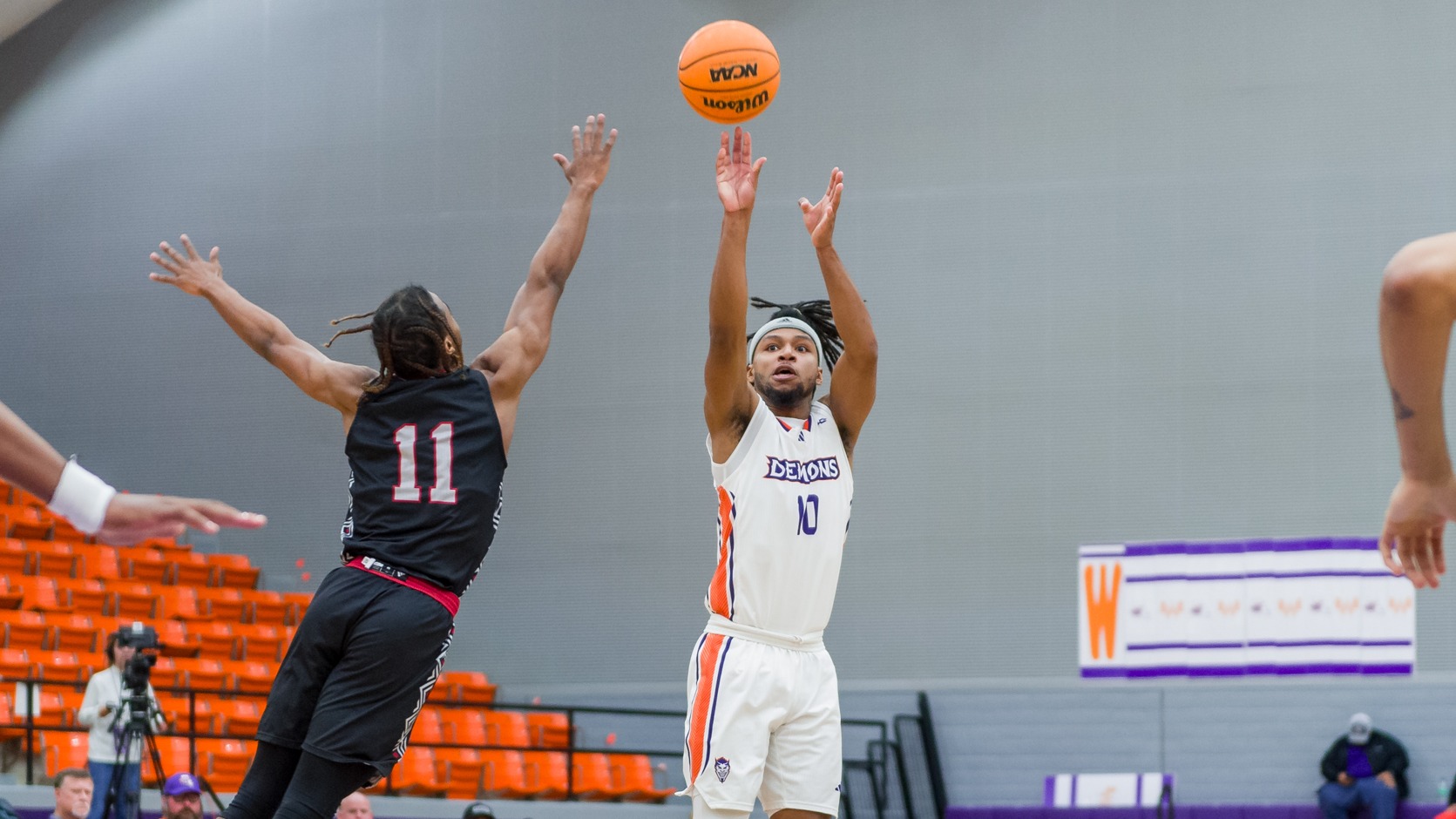 Cliff Davis - Demon Basketball - Northwestern State University Athletics