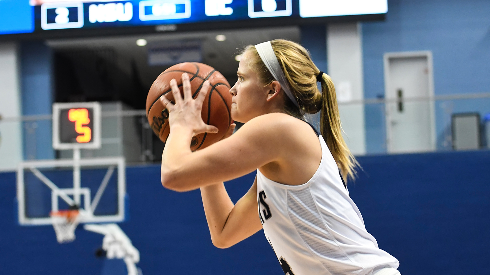 Alison Hughes - #23 Women's Basketball - Nova Southeastern University ...