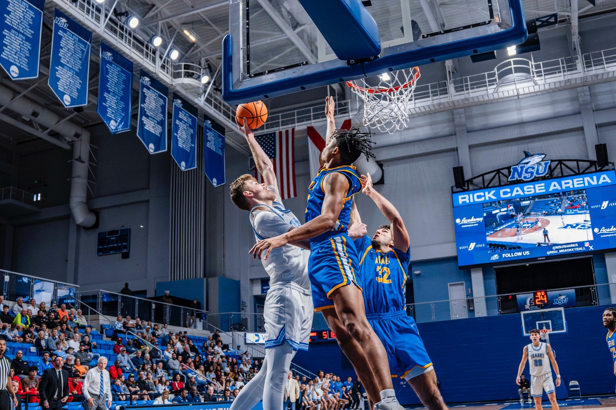 Shane Hunter - #1 Men's Basketball - Nova Southeastern University Athletics