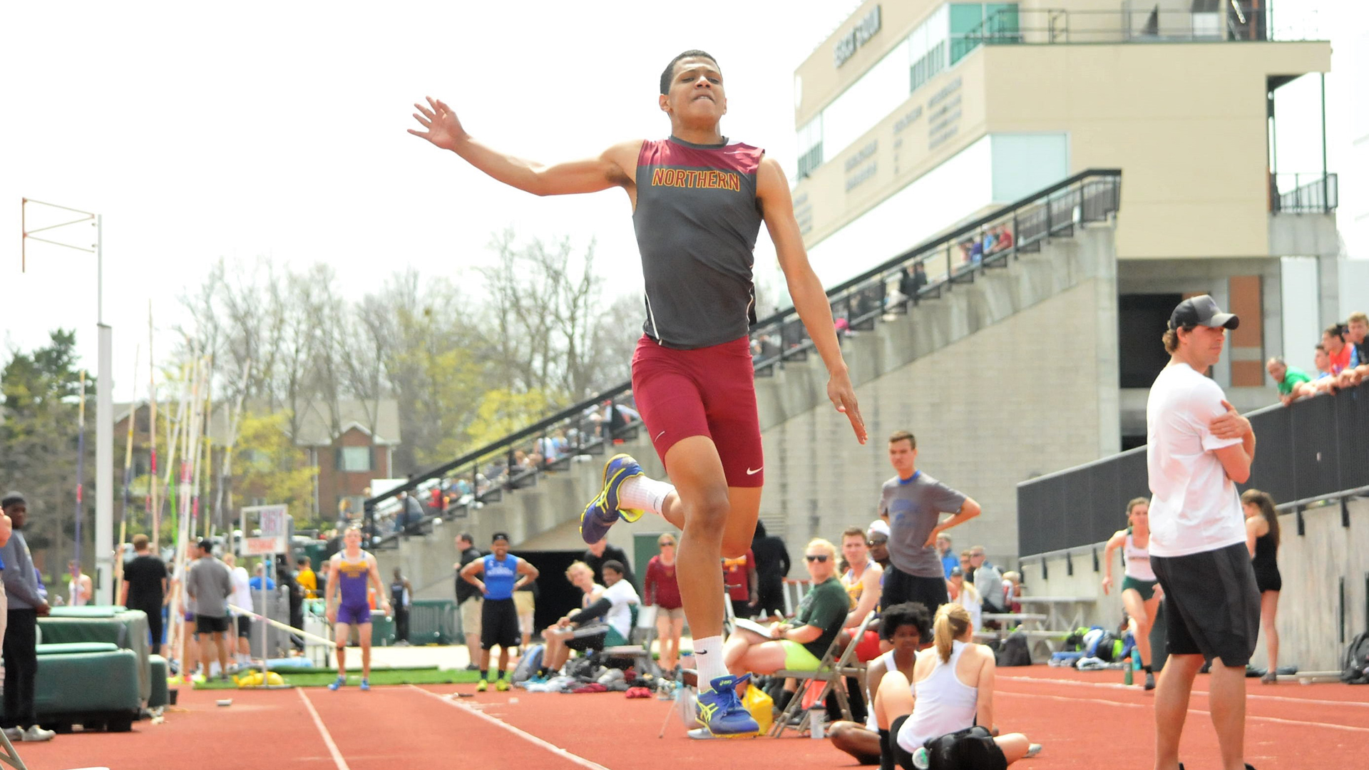 Deshonn Brown - 2016-17 - Men's Track & Field - Northern State ...