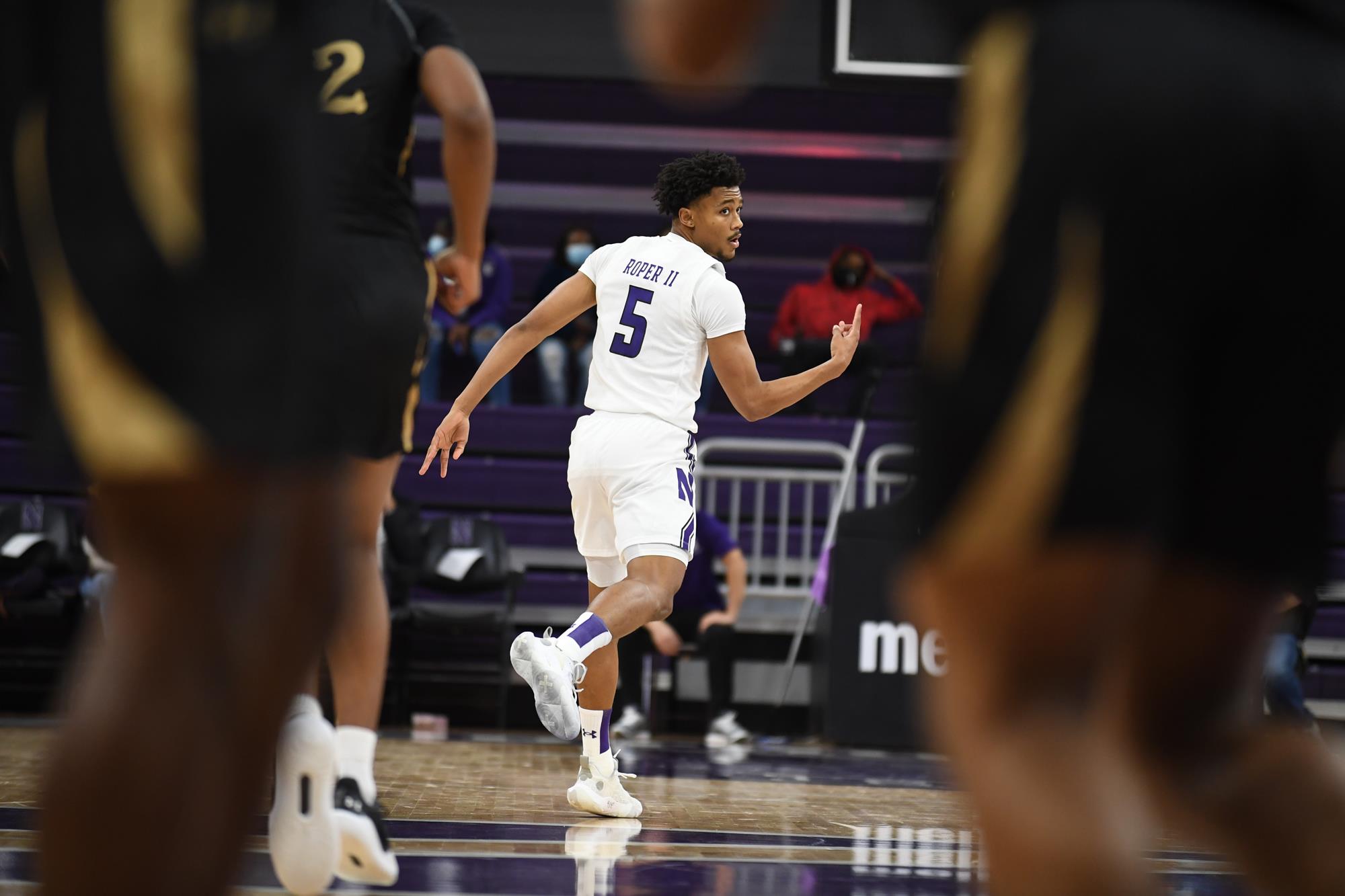 Julian Roper II - 2022-23 - Men's Basketball - Northwestern Athletics