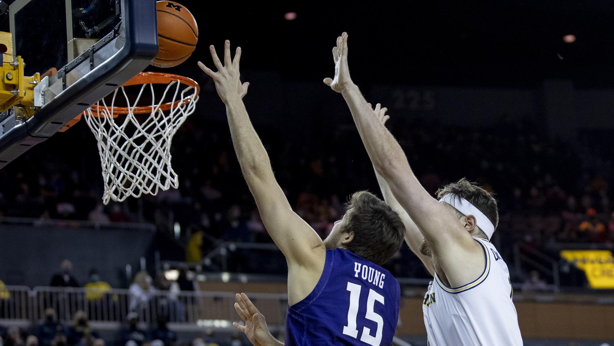 Ryan Young - 2021-22 - Men's Basketball - Northwestern Athletics