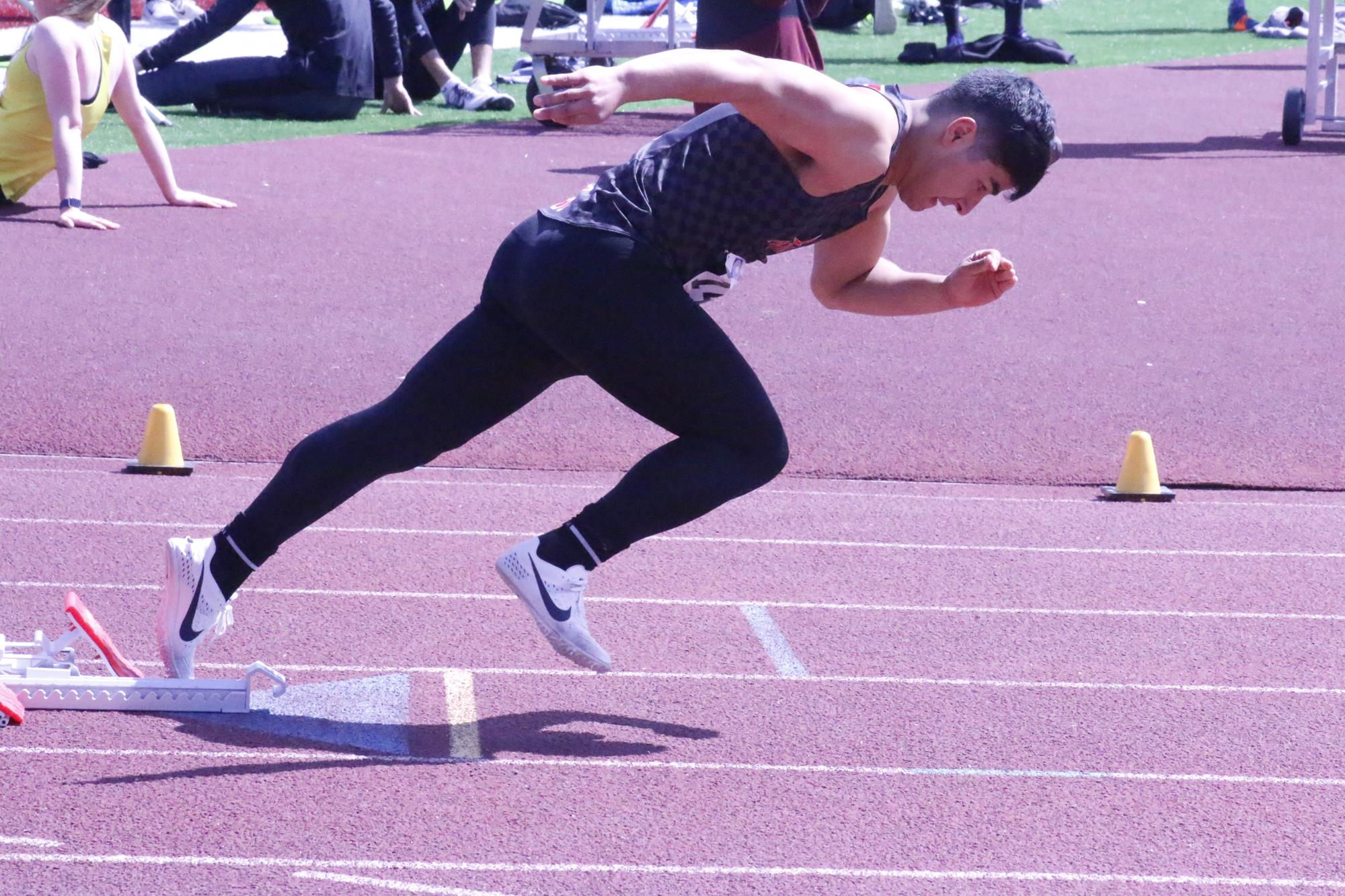 Isaac Munoz - Men's Track and Field - Northwestern College Athletics