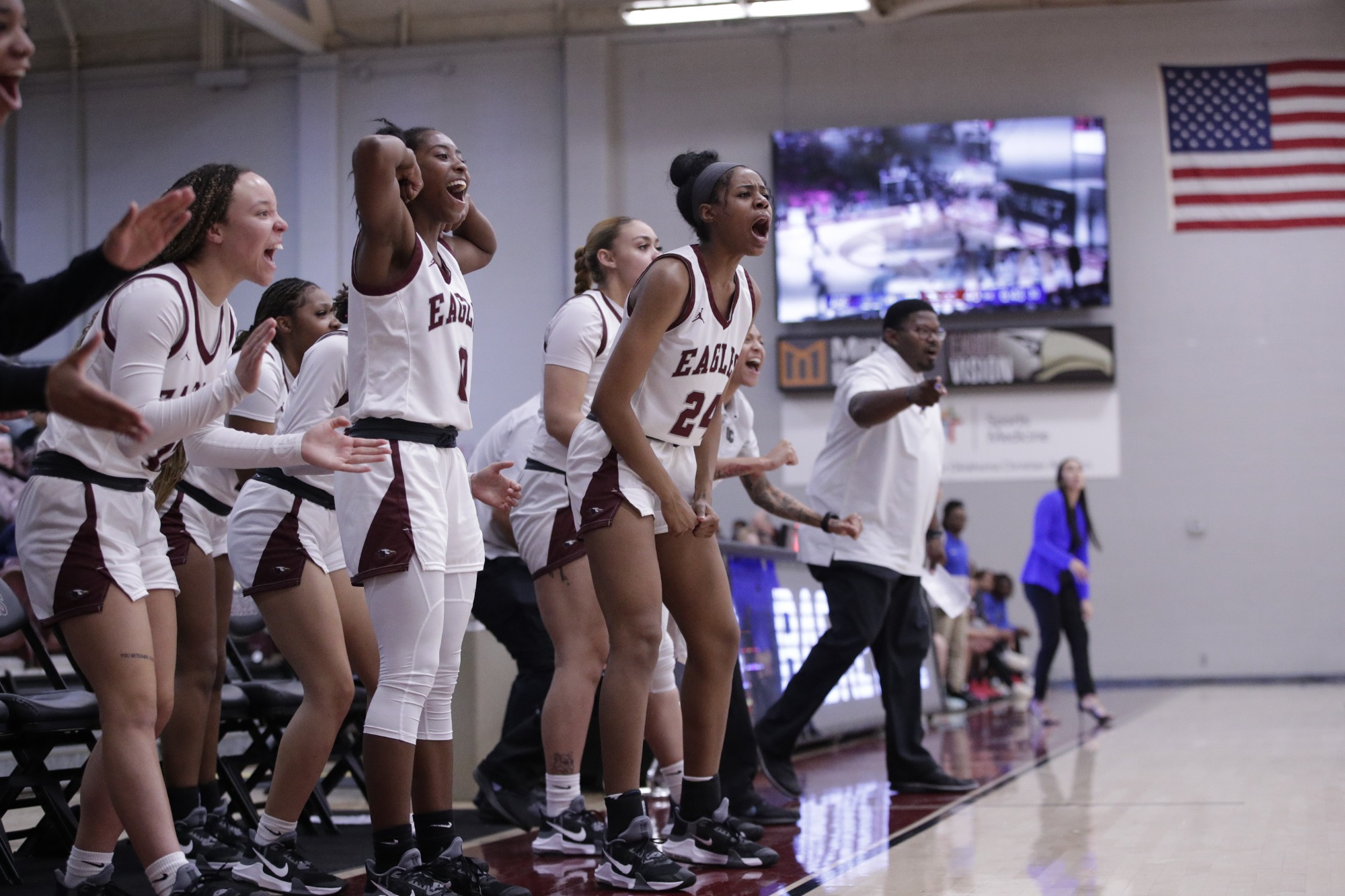 Lady Eagles take care of Homecoming - Oklahoma Christian University ...