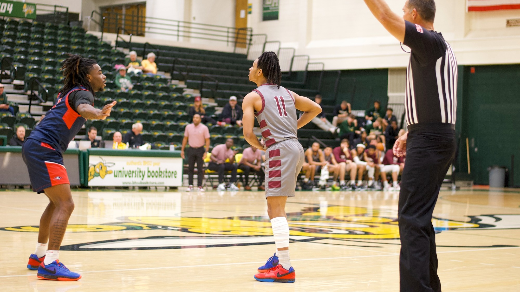 Eagles Split Halves with Roadrunners, En Route to Splitting Weekend at ...