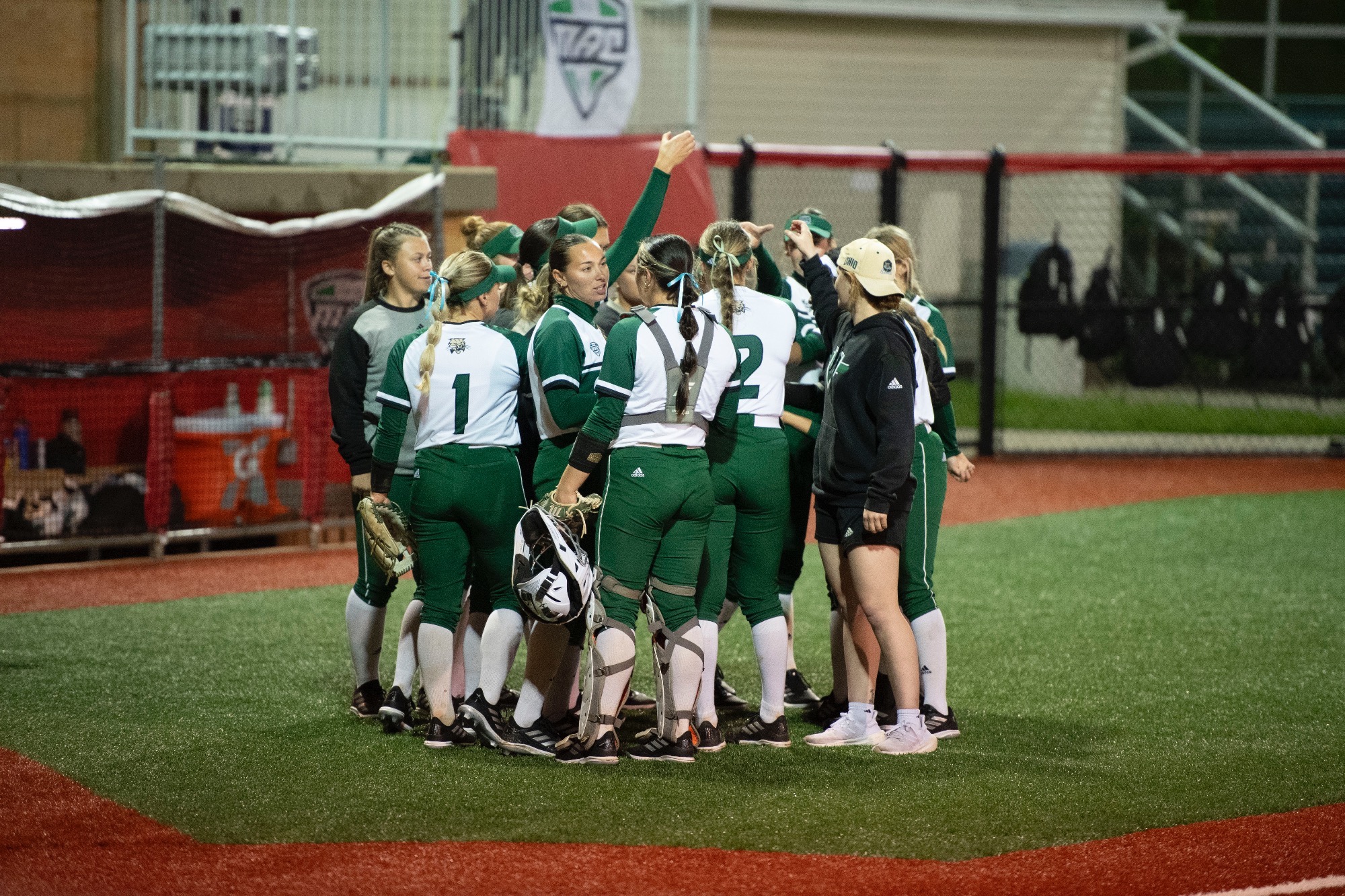 Seven Softball Members Named Academic All-MAC - Ohio University