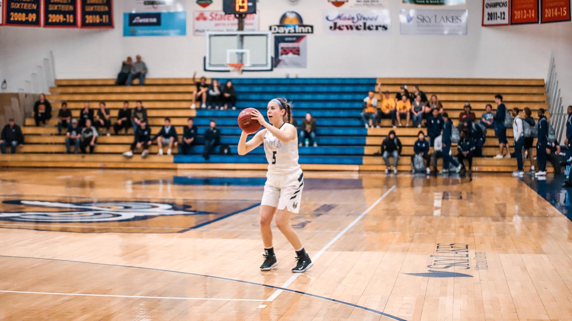 Kristin Farrell - Women's Basketball - Oregon Institute of Technology ...