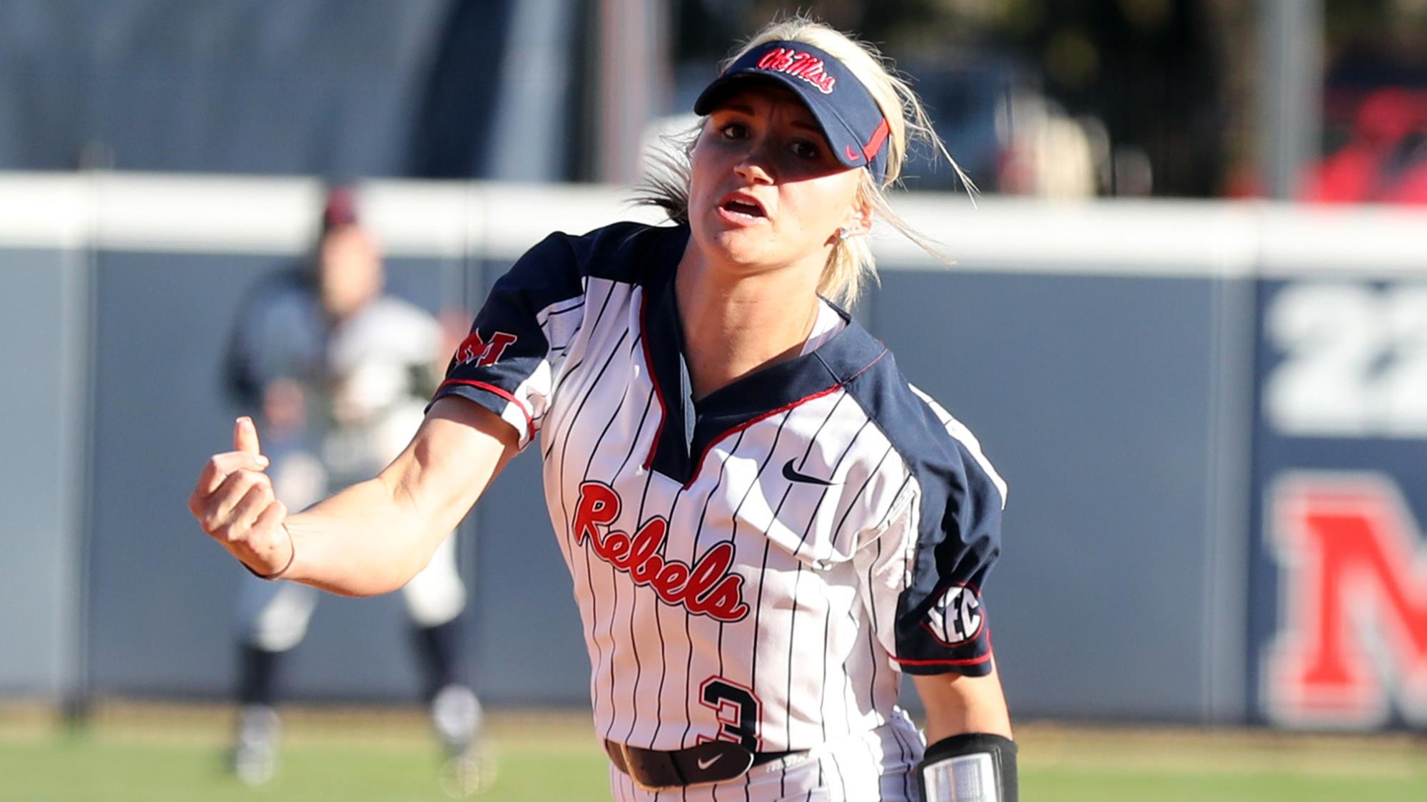 Kaitlin Lee - Softball - Ole Miss Athletics