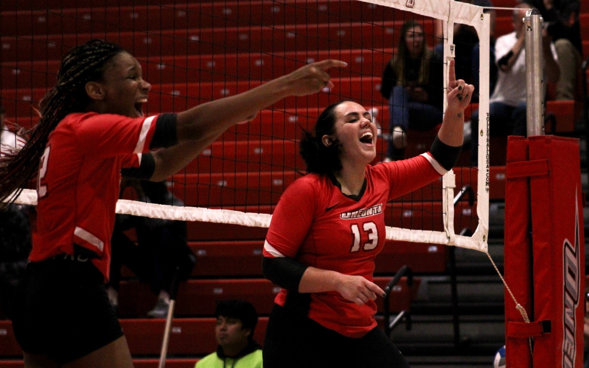 Red Dragons Tame Bears in Four Sets - SUNY Oneonta Athletics