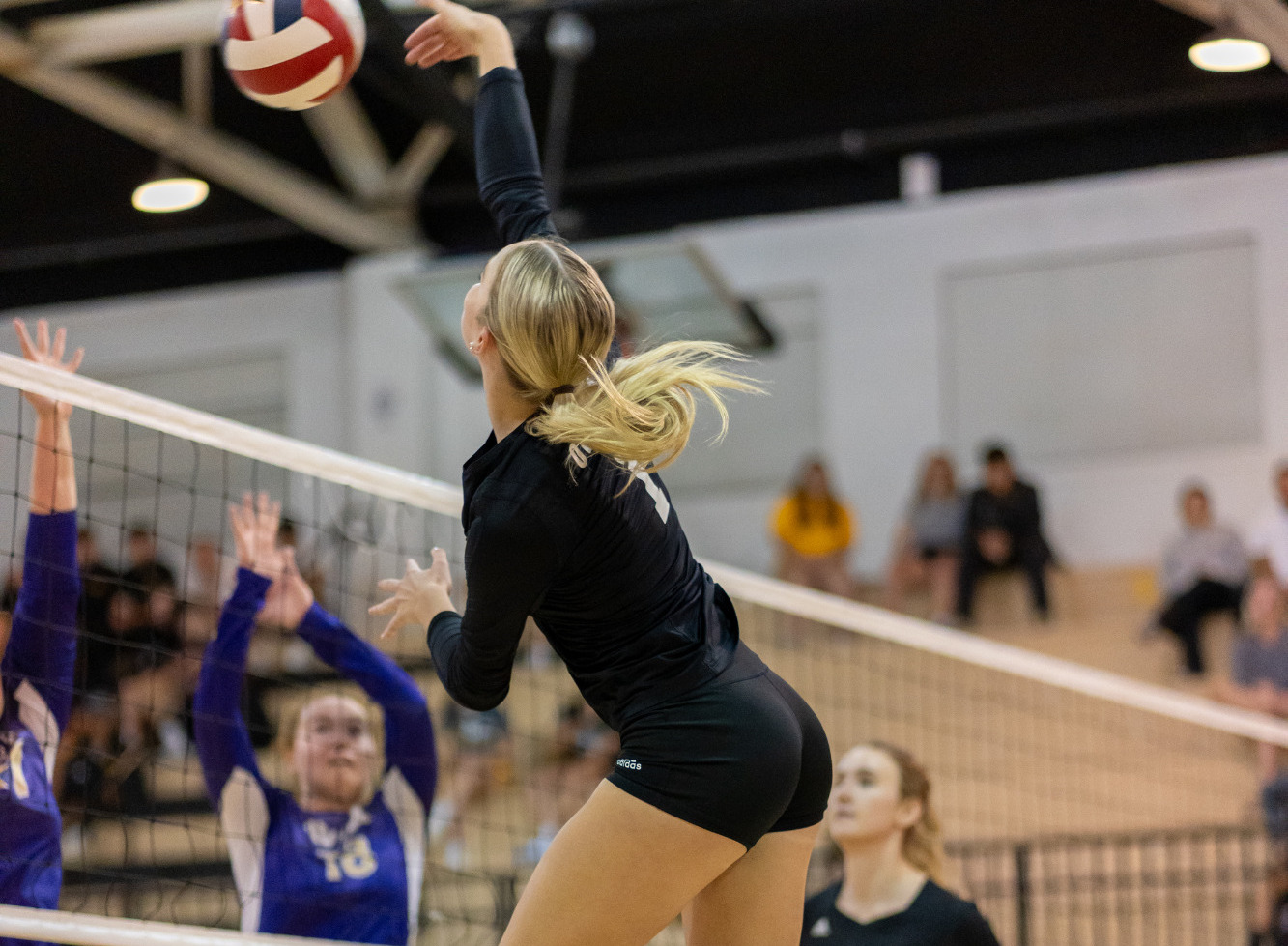 (21) Women's Volleyball Falls in Five to McPherson - Ottawa University