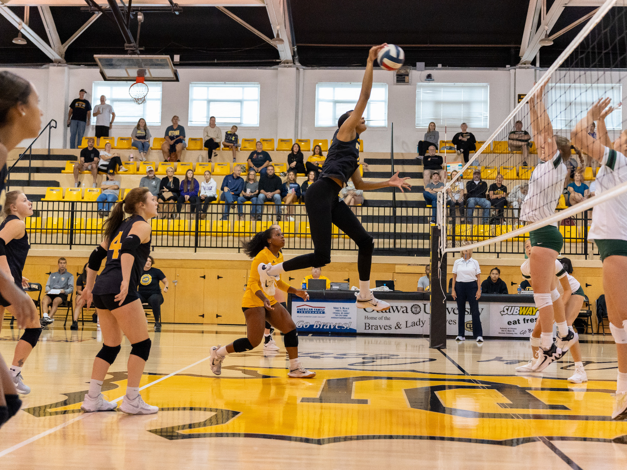 (23) Women's Volleyball Falls to Rockhurst, 3-0 - Ottawa University
