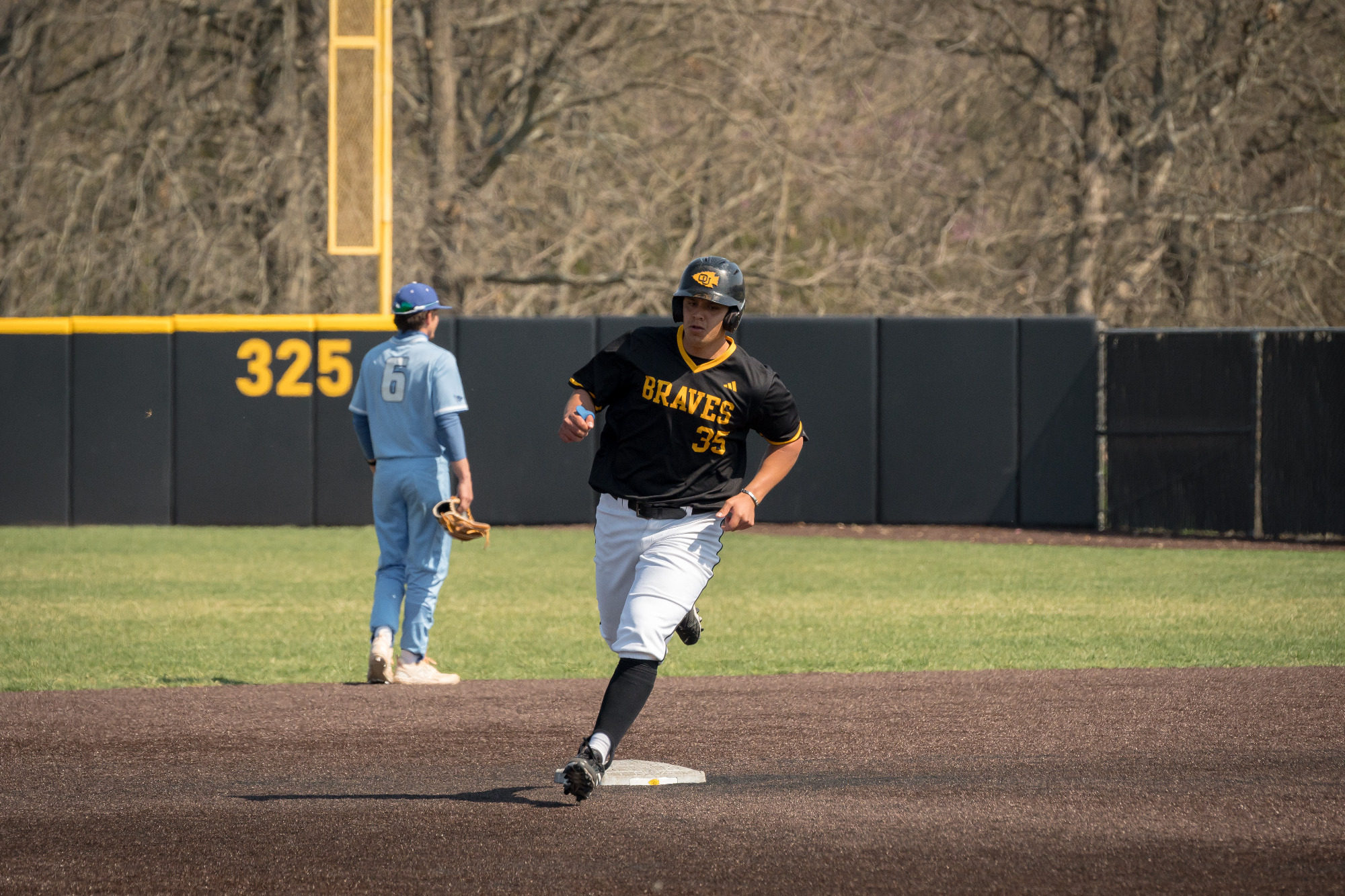 Baseball Completes Sweep of Bethany - Ottawa University