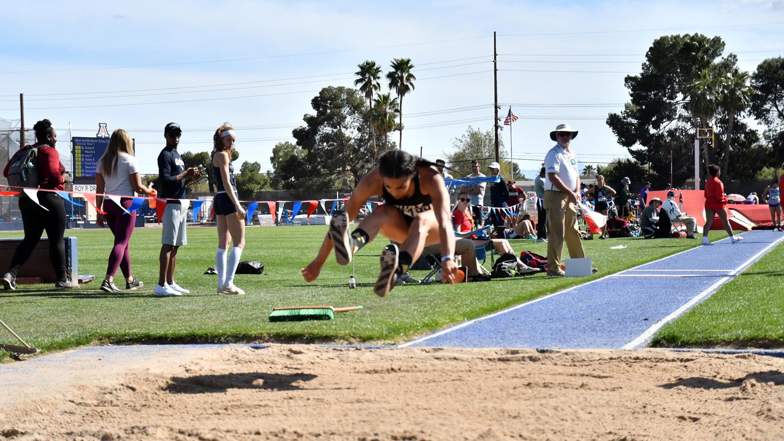 Competes at the Willie Williams Classic - OUAZ Athletics