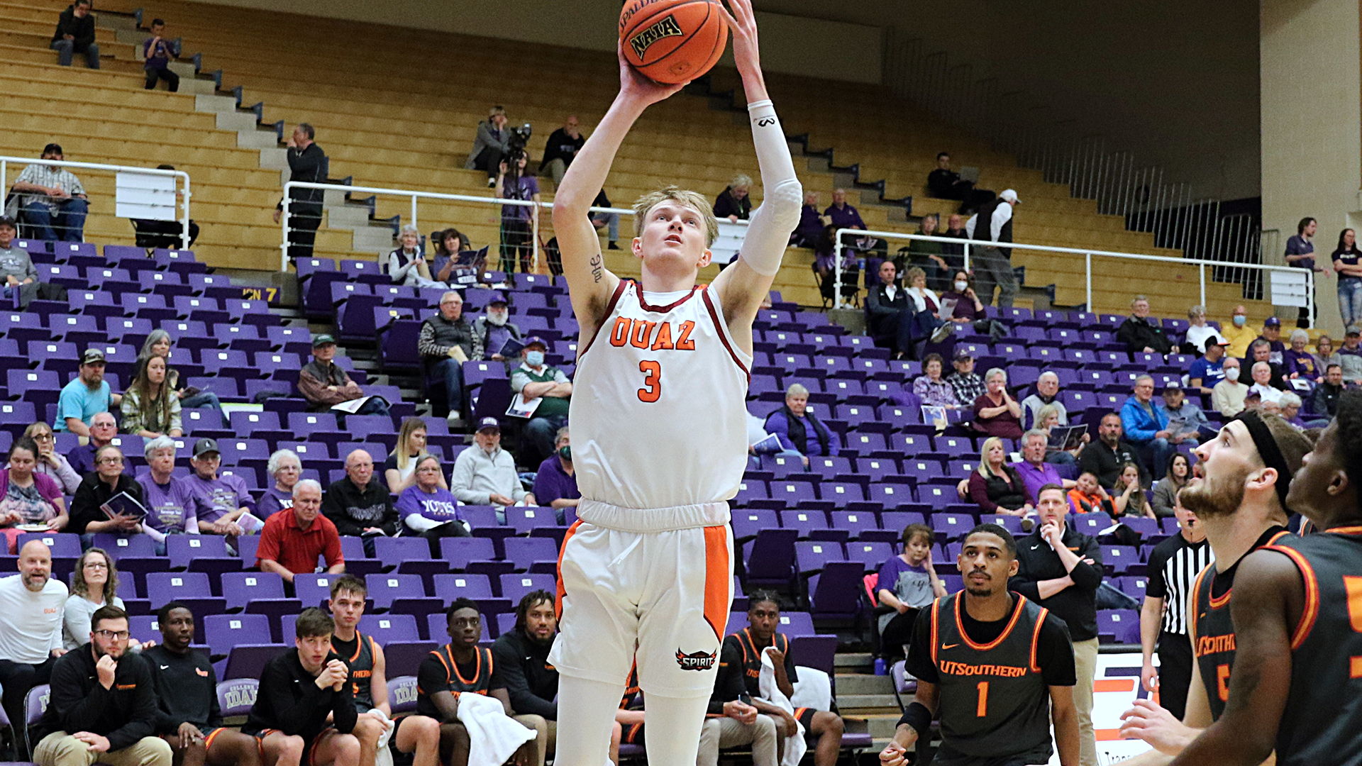 Kolten Hitt - Men's Basketball - OUAZ Athletics