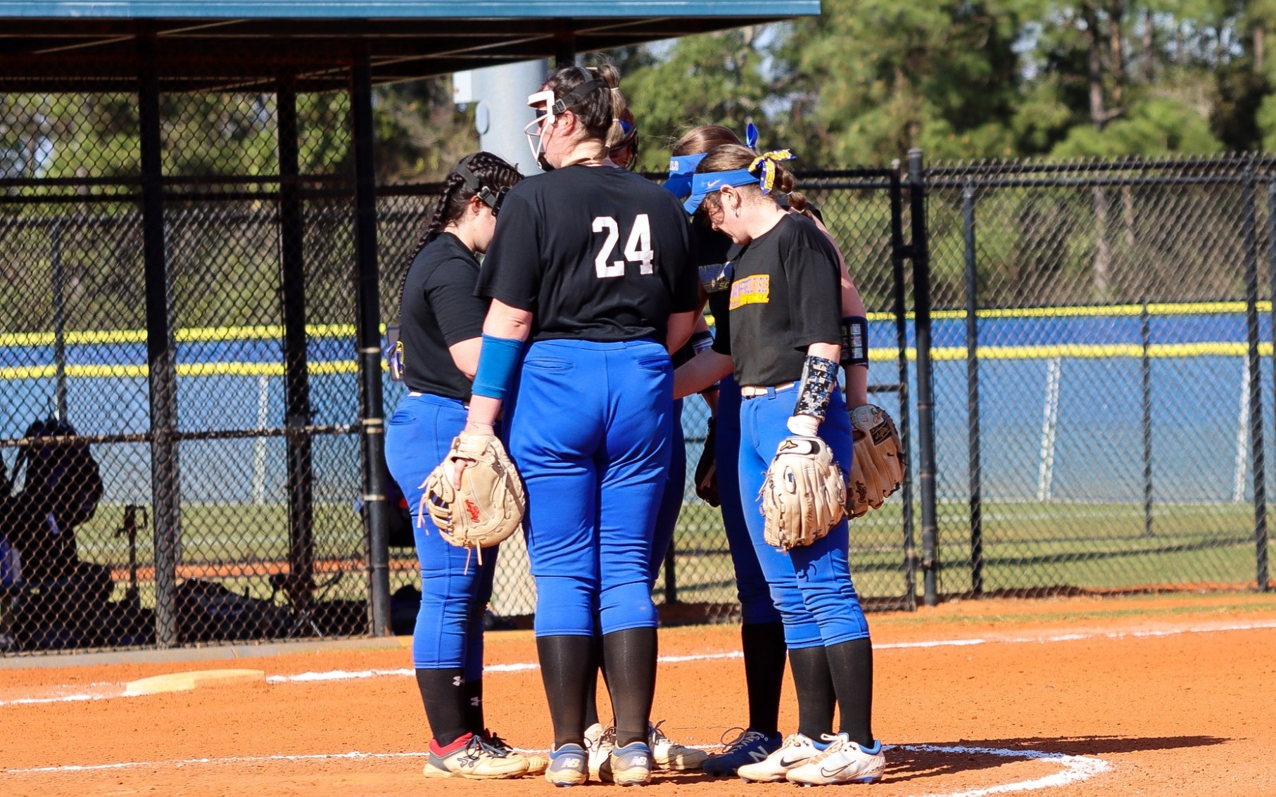 Owls Split with Mustangs - University of Maine at Presque Isle