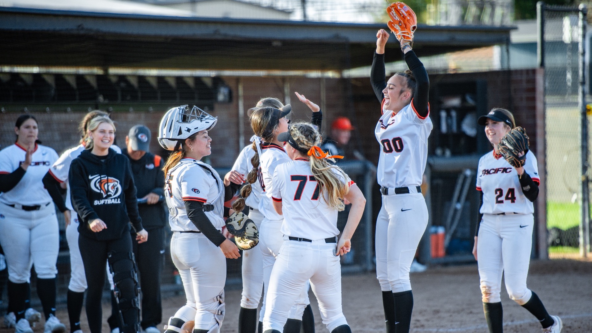 Softball Claims Series Sweep Over CSU Bakersfield - University of the ...