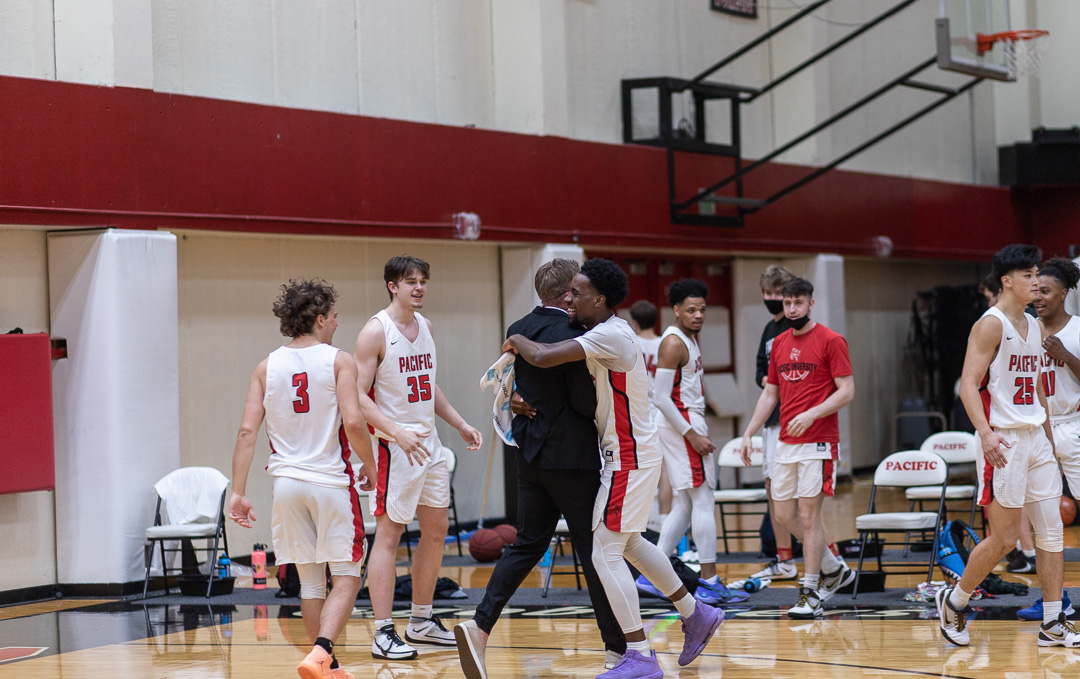 Boxer Men's Basketball Splits Two Games With Linfield - Pacific ...