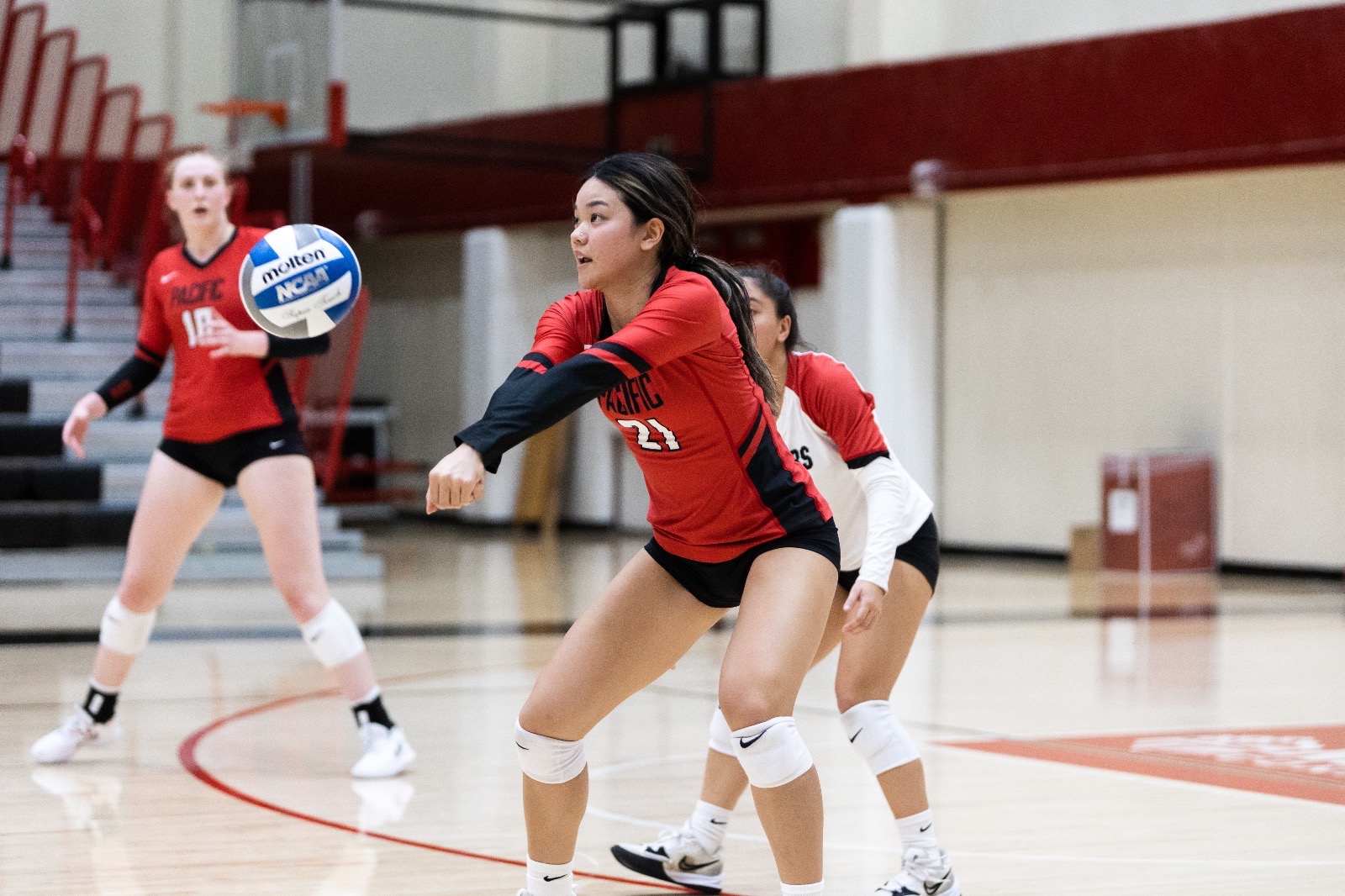 Pacific volleyball sweeps Lewis & Clark for second straight win ...