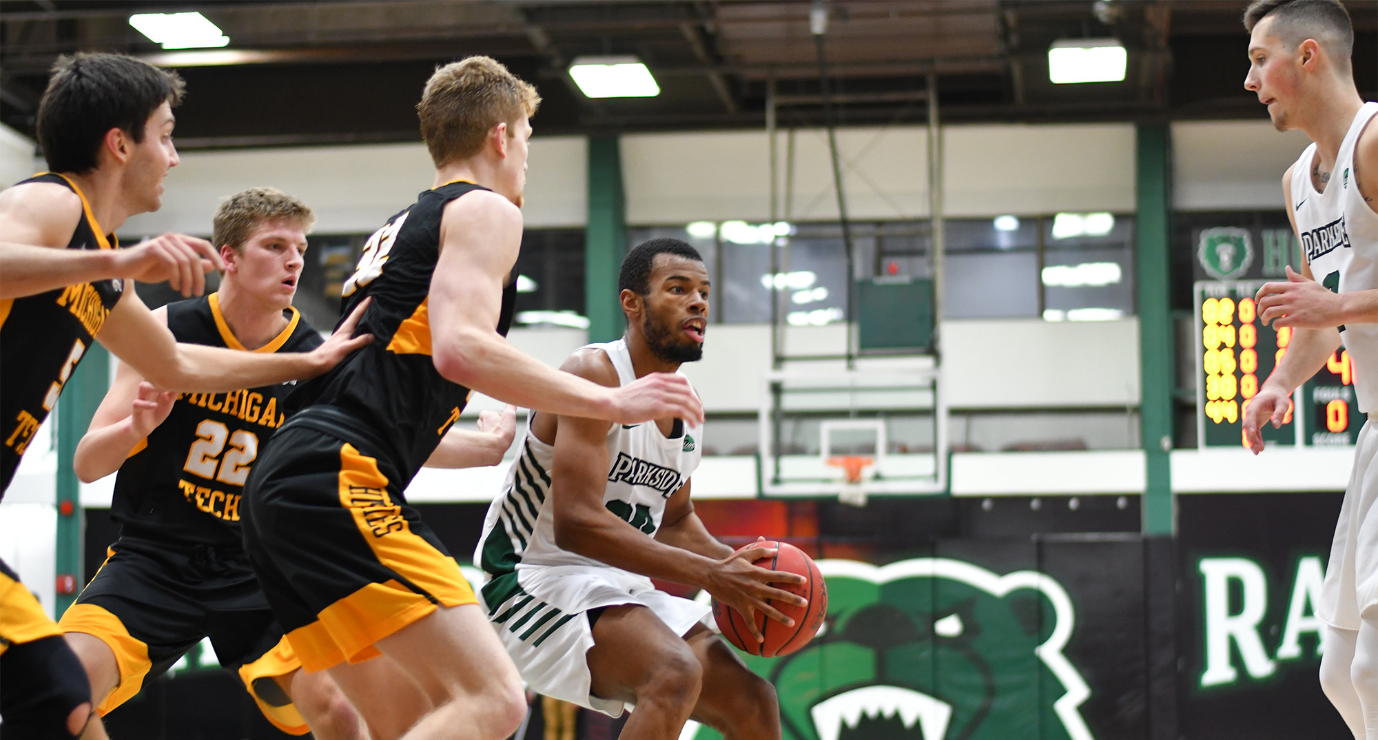 Chavares Flanigan - Men's Basketball - Parkside Athletics