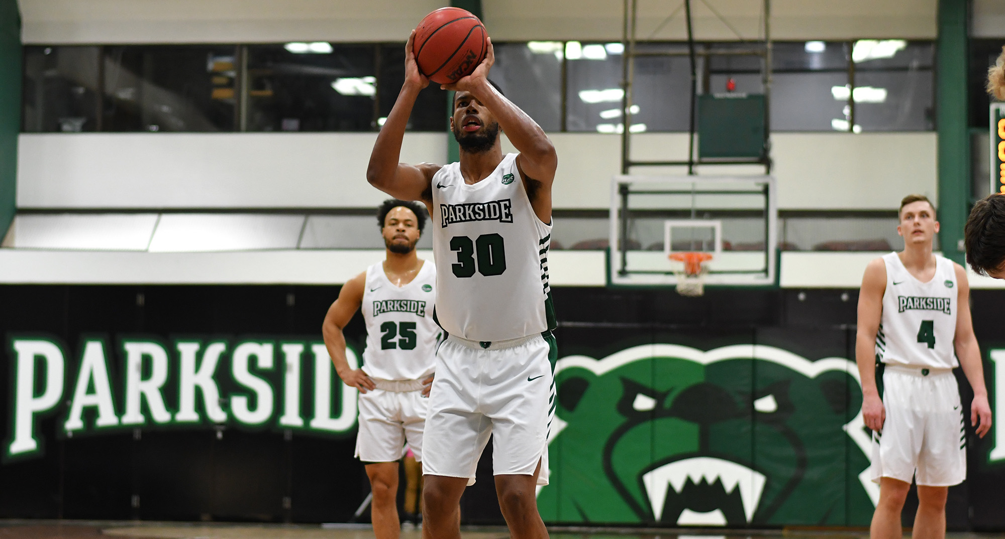 Chavares Flanigan - Men's Basketball - Parkside Athletics