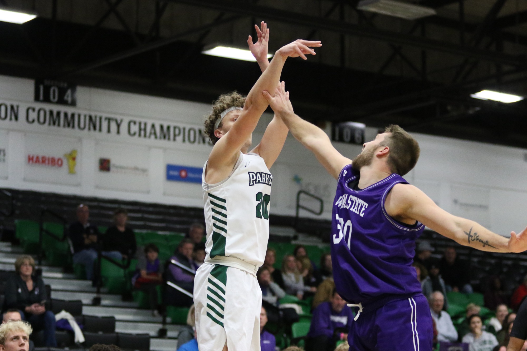 Late Baskets Spoil Upset Bid of #18 Florida Southern - Parkside Athletics