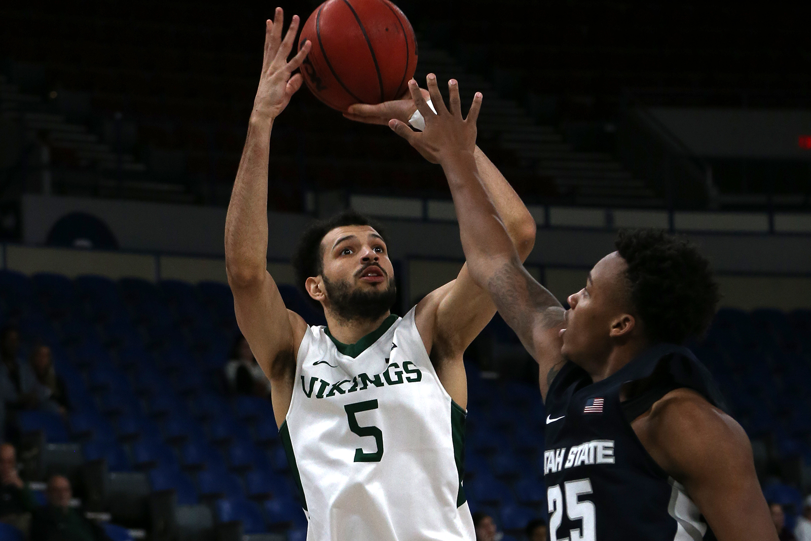Traylin Farris - 2017-18 - Men's Basketball - Portland State University ...