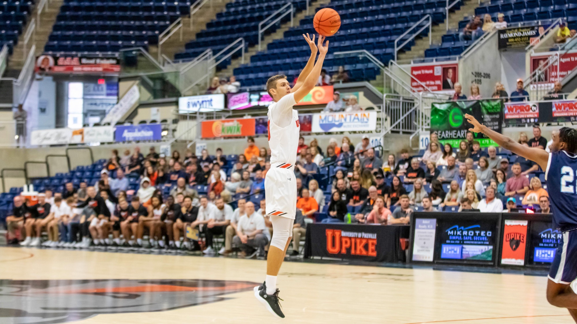 Devin Collins - Men's Basketball - UPIKE Athletics