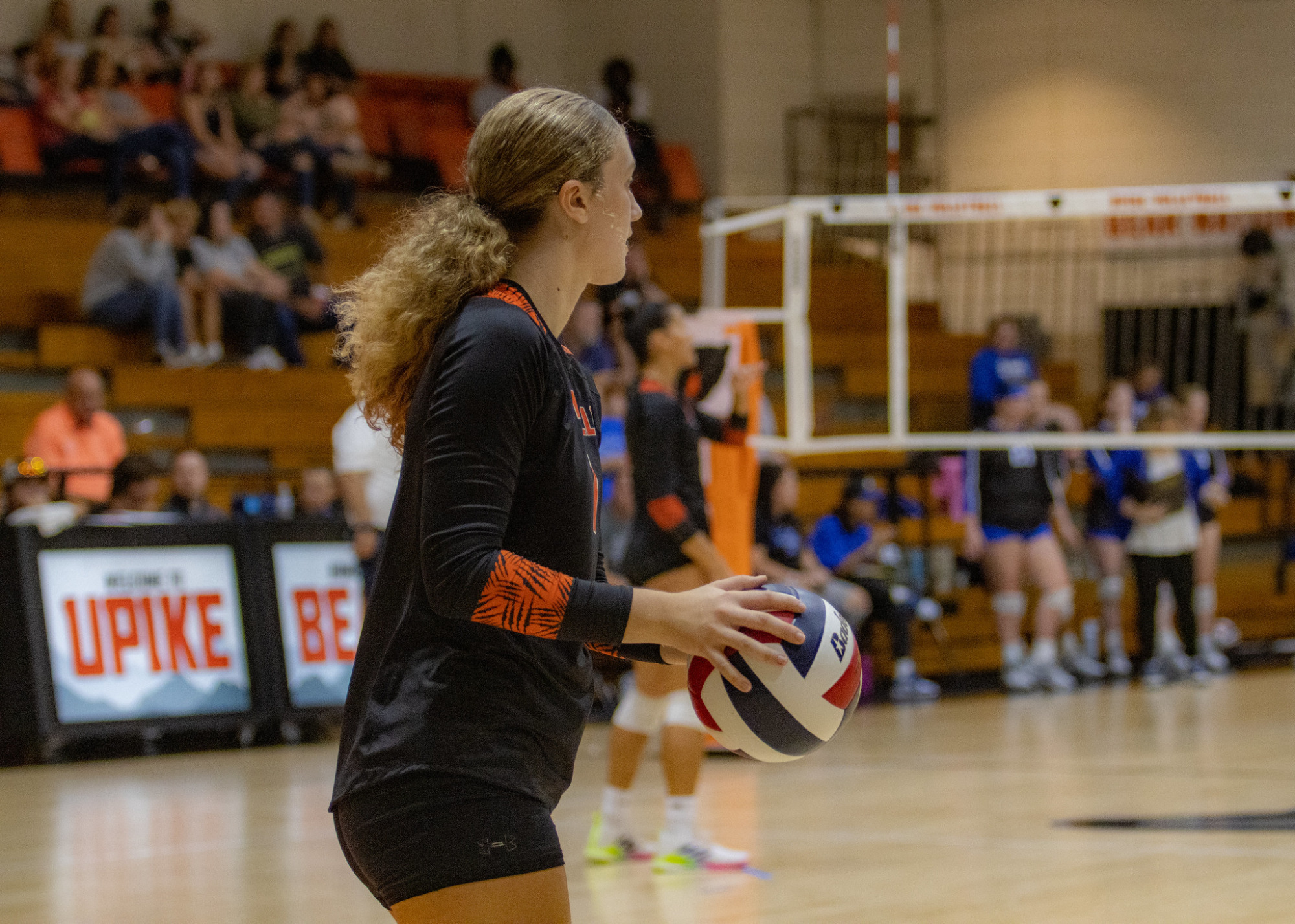 Volleyball opens AAC play with five-set win - UPIKE Athletics