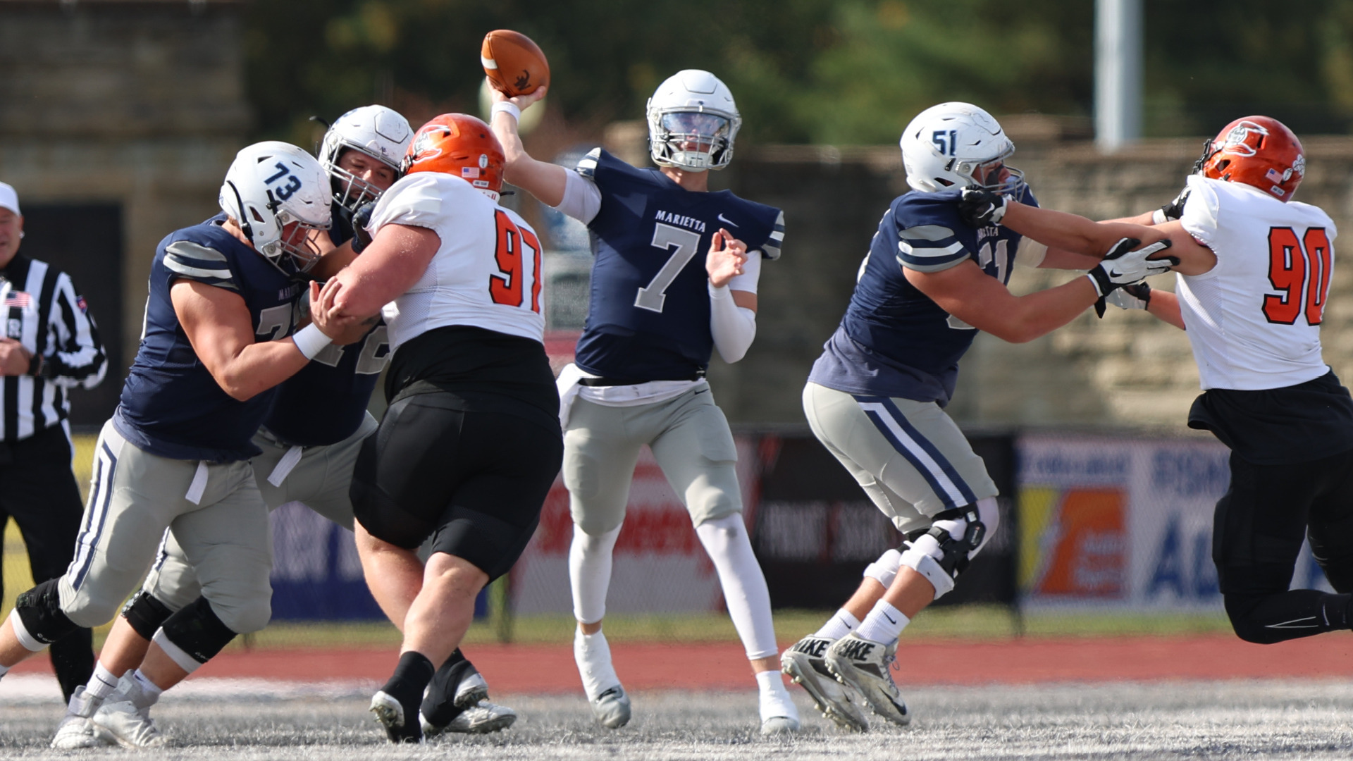 Vierstra leads Pioneers to a convincing 37-14 win over Heidelberg on ...